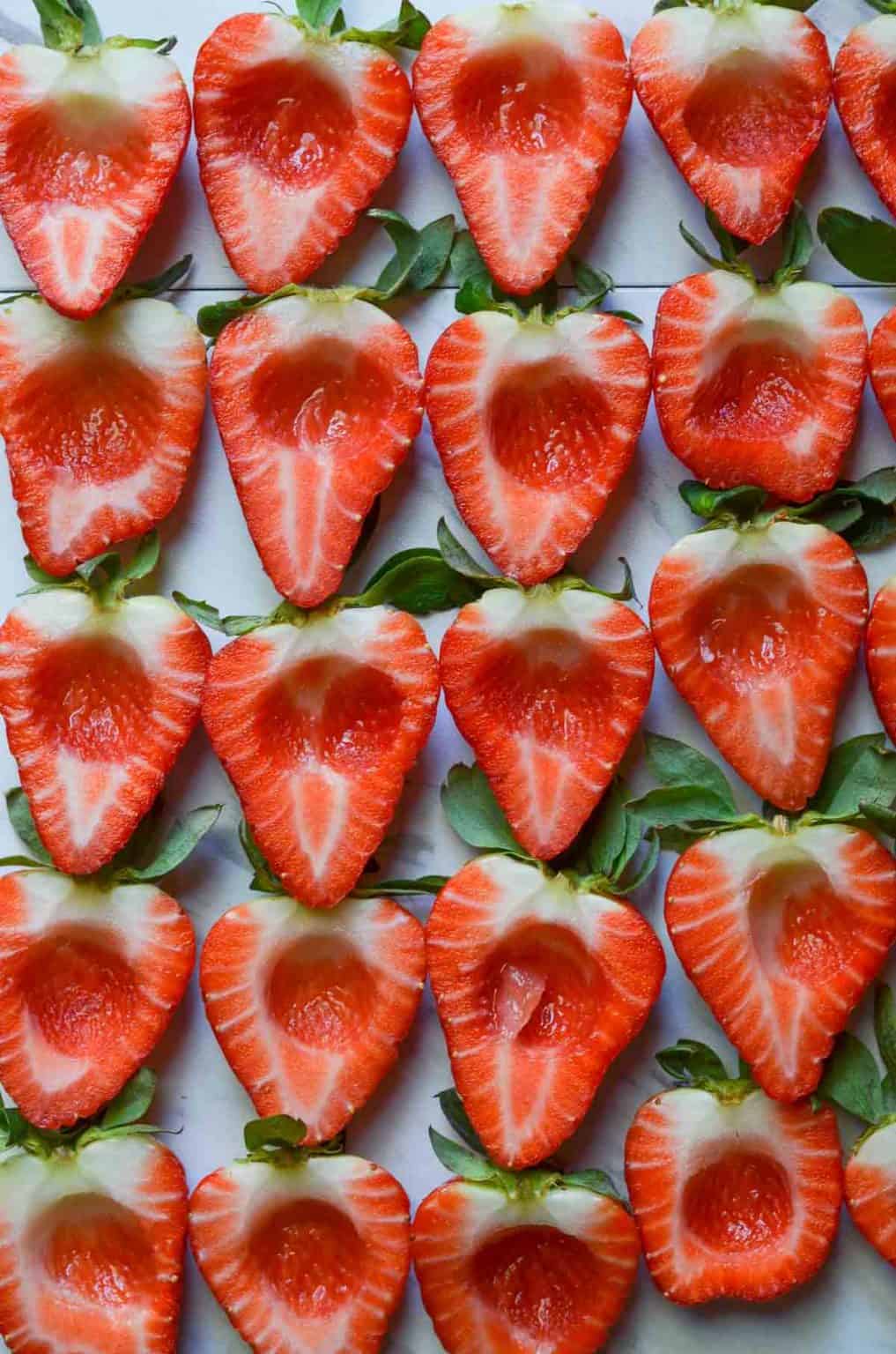 Easy And Healthy Deviled Strawberries+4 Variations - Fit Meal Ideas