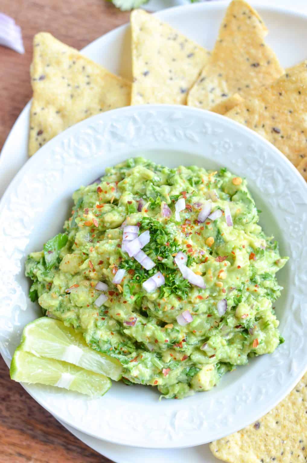 Best Spicy Guacamole Without Tomatoes (9 ingredients) - Fit Meal Ideas