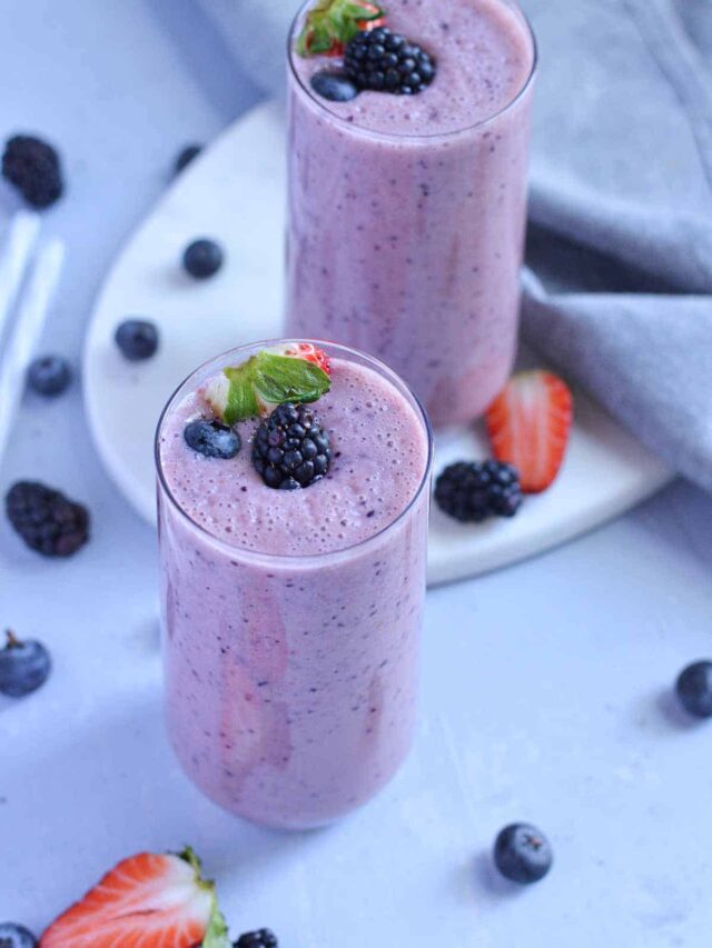 Mixed Berry Smoothie Recipe - Fit Meal Ideas