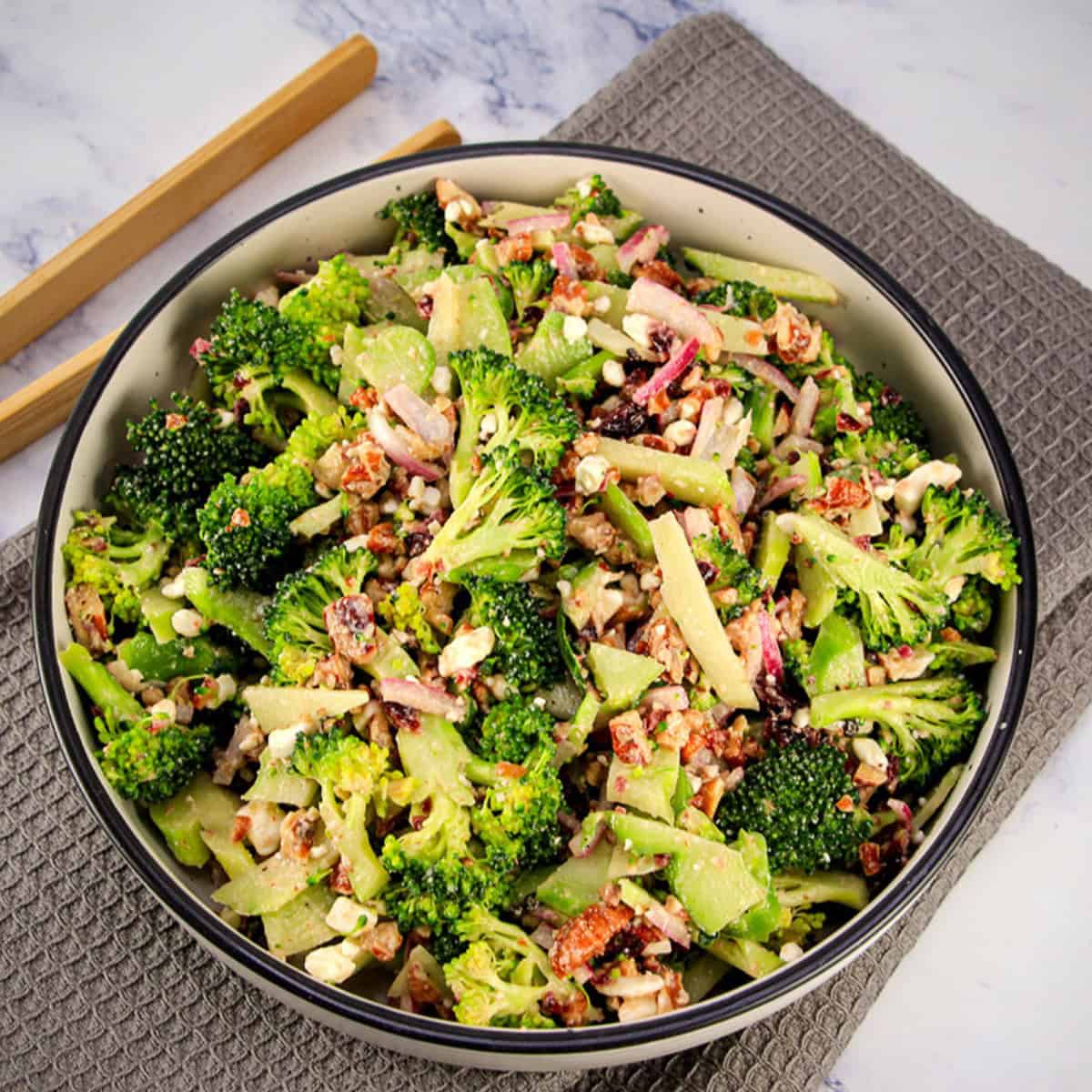 Easy Broccoli Crunch Salad - Fit Meal Ideas